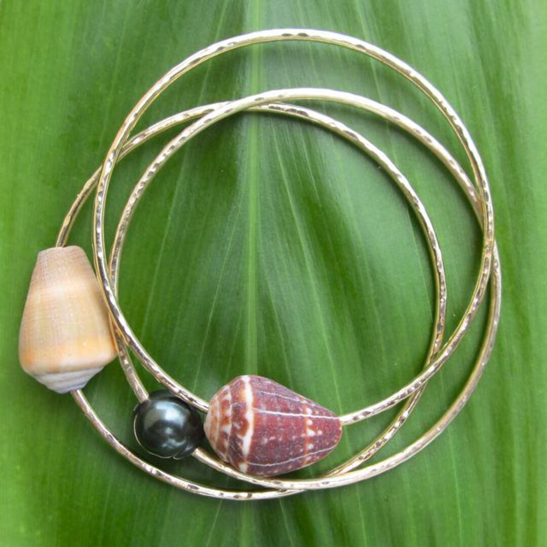3 Gold Bangles, 1 Genuine Tahitian Pearl, 2 Hawaiian Shells, Hammered ...