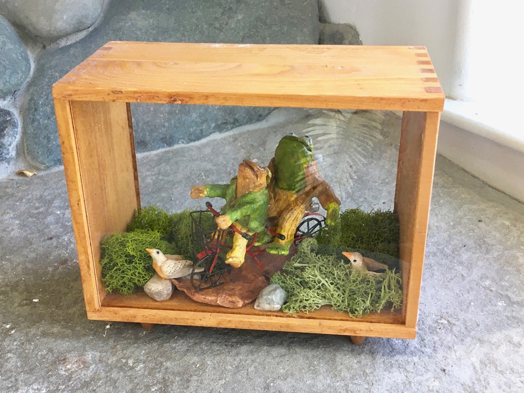 Joyful Bicycle Ride, Frog and Toad Together, Sculpture Art Desktop ...