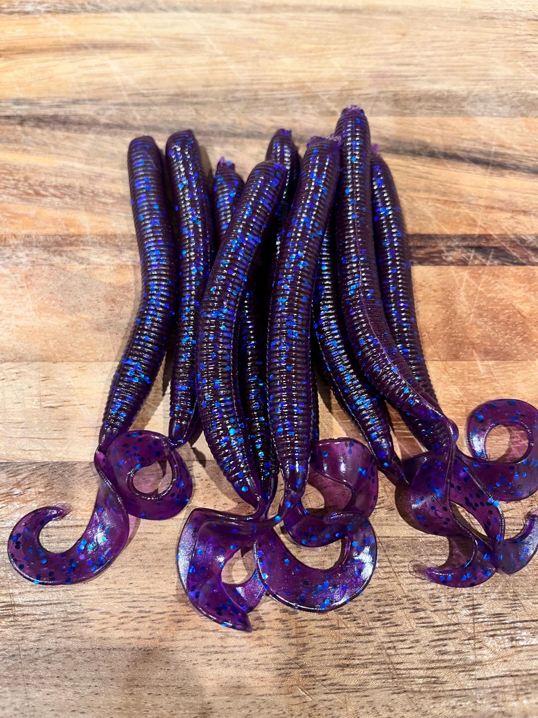 Junebug W/ Blue Flake 4” Grubs (pack of 9) - Etsy