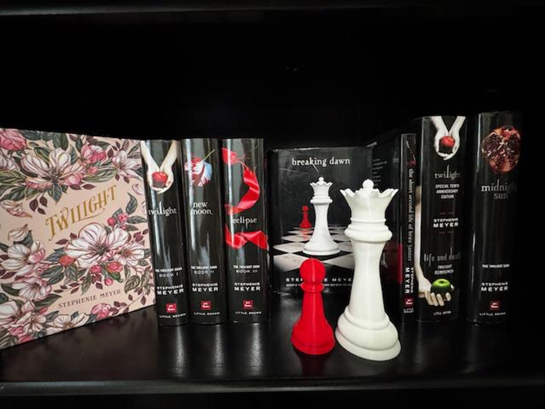3D Printed Twilight Chess Pieces | Book Nook Decor - Etsy