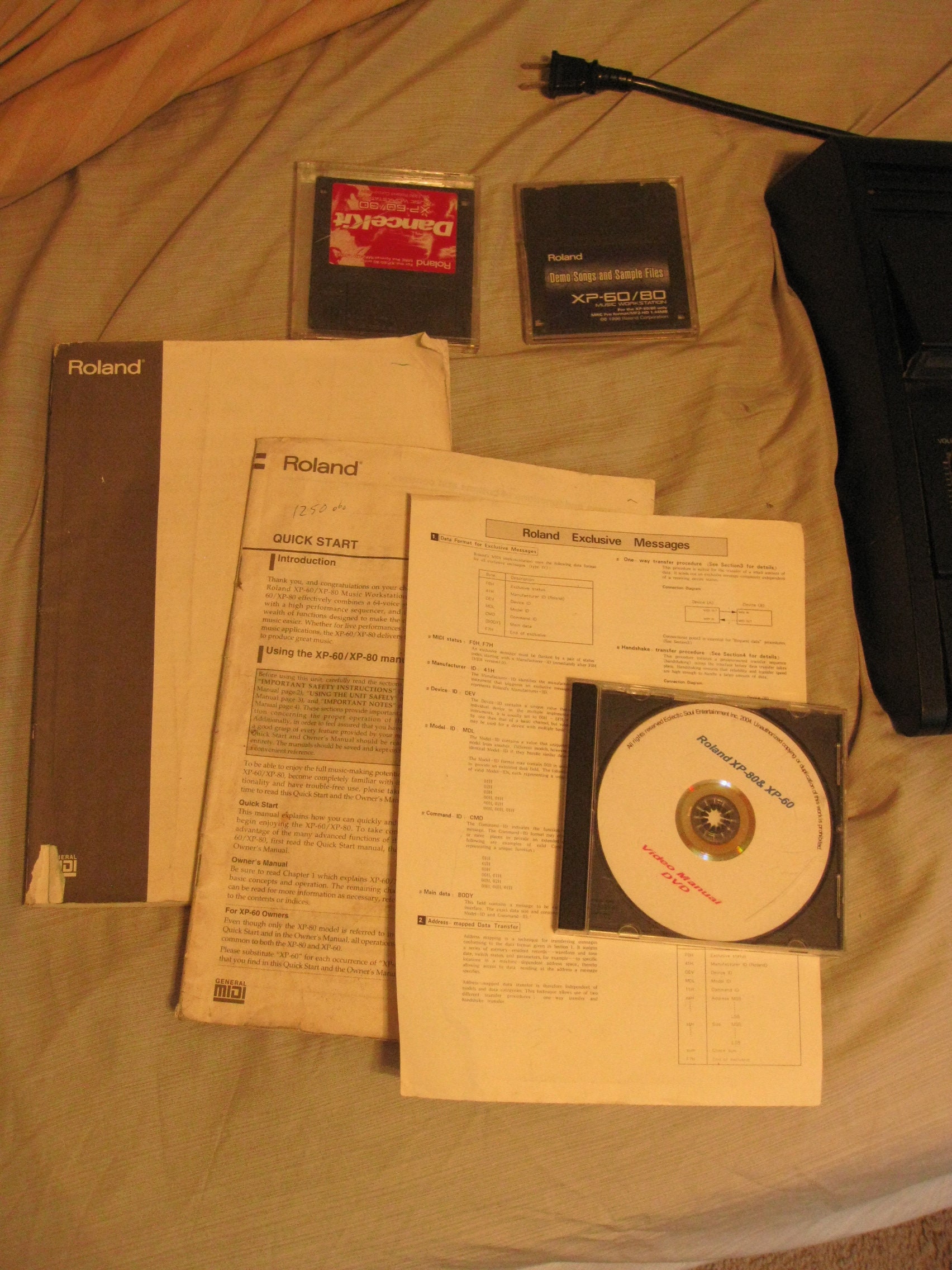 Roland XP-80 Synthesizer Keyboard DVD Books 3 Expansion Cards 2 Disks ...