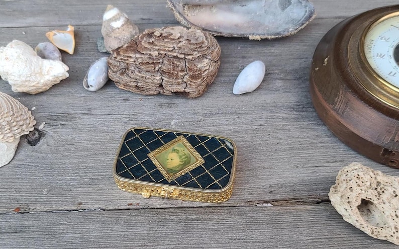 Vintage Estée Lauder Solid Perfume Compact 1973 • Cobalt Blue Enamel ...