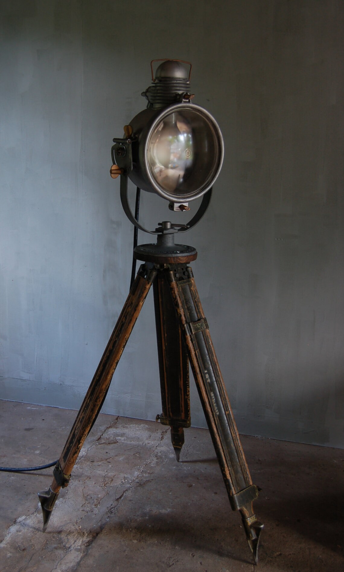 Vintage Industrial Searchlight - Etsy