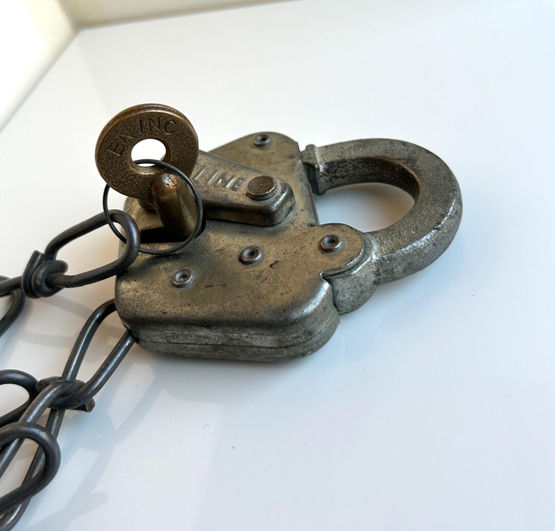 Vintage Burlington Northern Railroad Lock and Brass Key - Etsy
