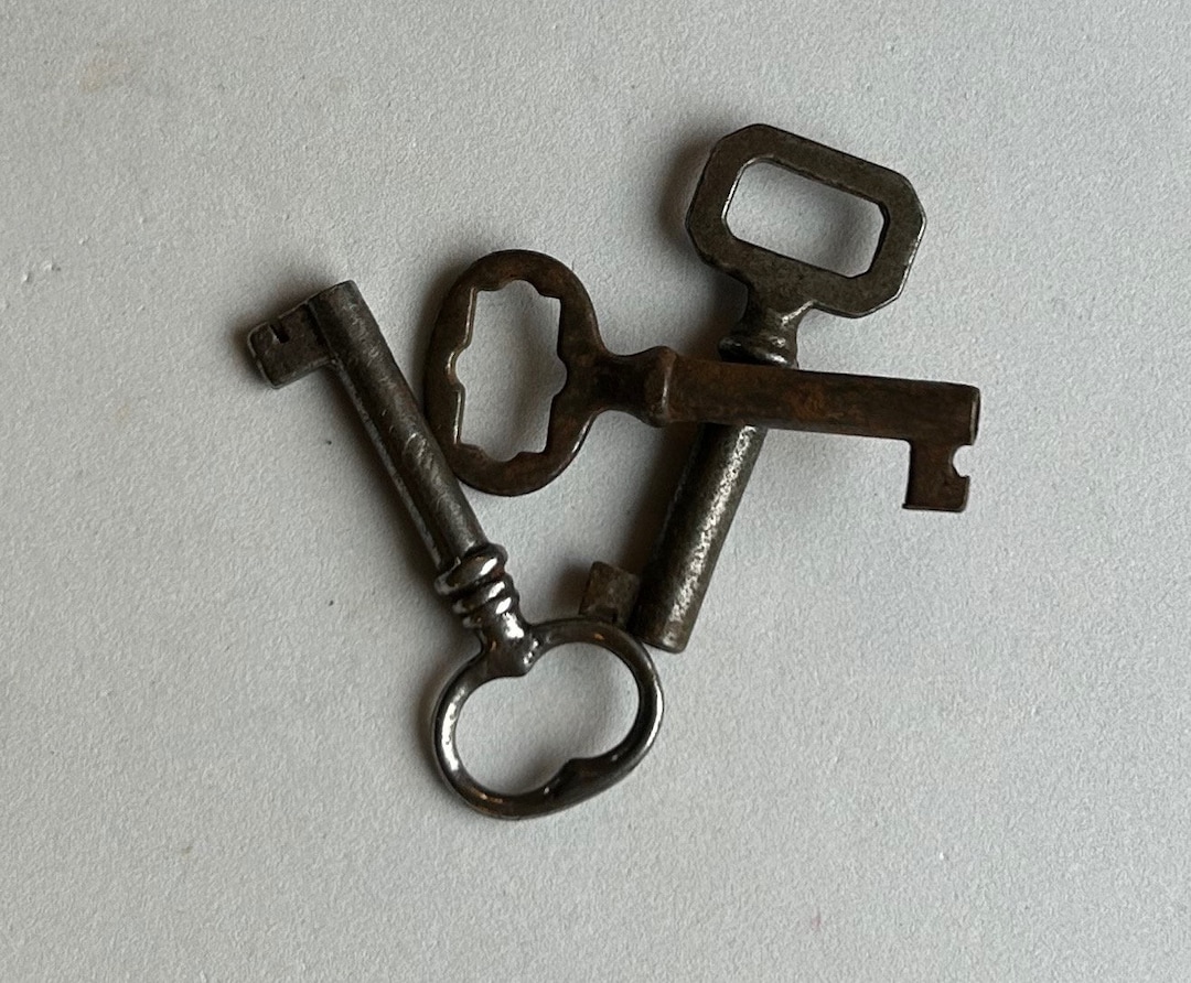 Three Antique Iron Hollow Barrel Keys - Etsy