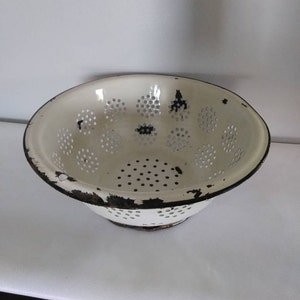 Vintage Enamel Colander Strainer - Etsy
