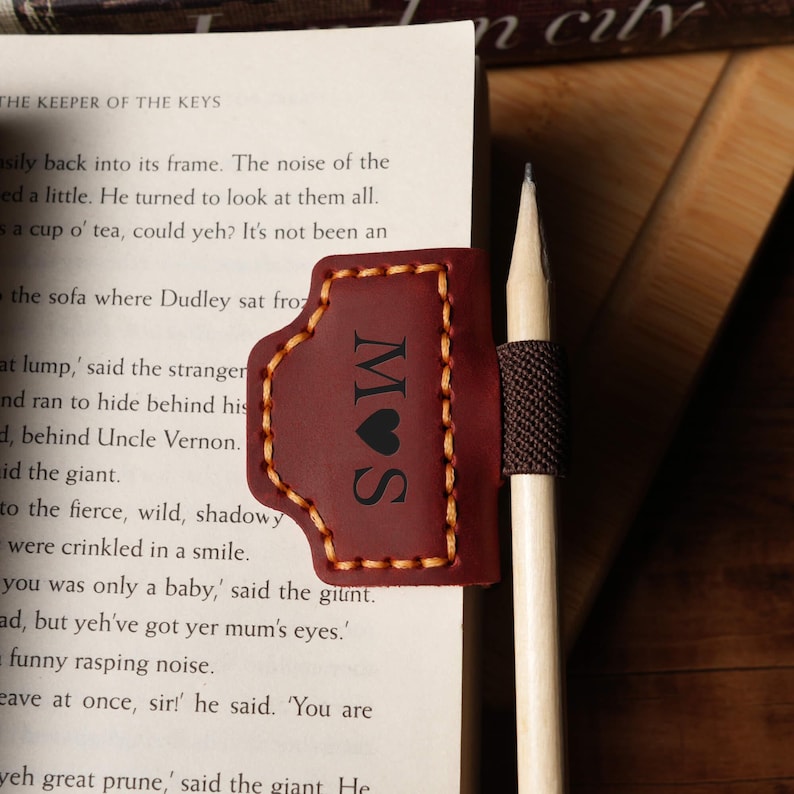 Personalized Leather Magnetic Bookmark: Vintage Crazy Horse Pen Clip - Etsy
