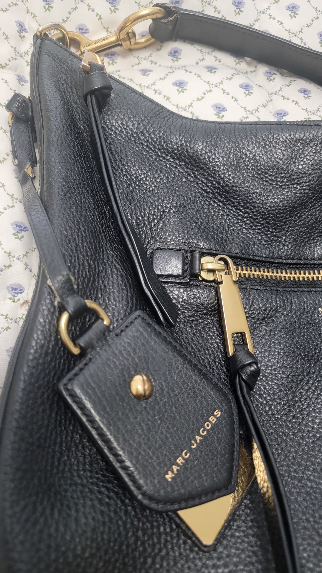 Marc Jacobs Hobo Bag/ Pebbled Black Leather/ Gold Tone Zipper/ Luggage ...