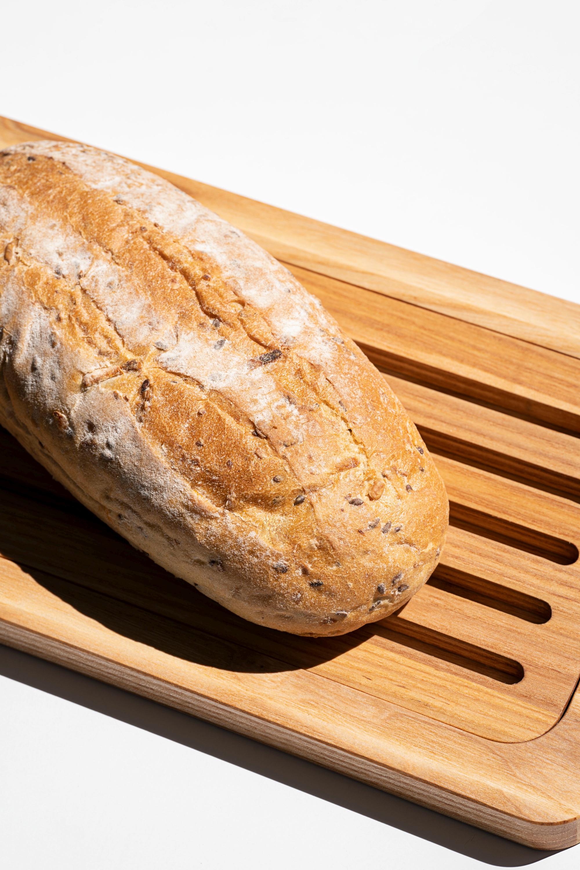Personalized Oak Bread Board: Custom Engraved Rustic Kitchen Decor - Etsy