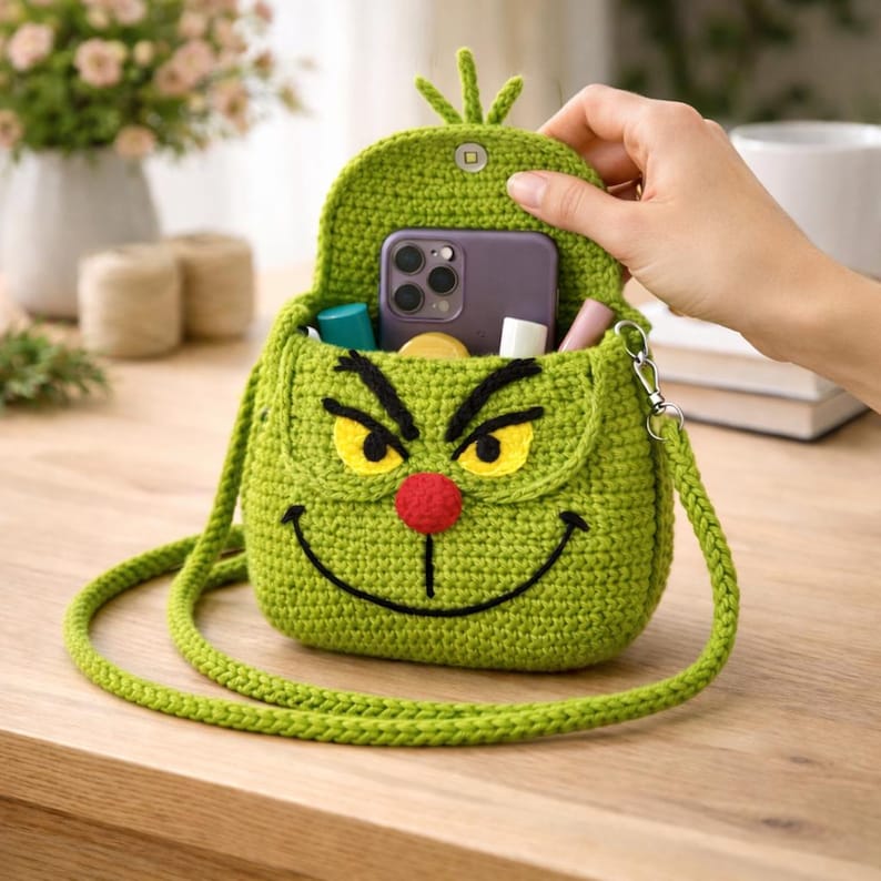 Grinch Crochet Bag Pattern PDF – Christmas Crossbody Bag, Holiday ...