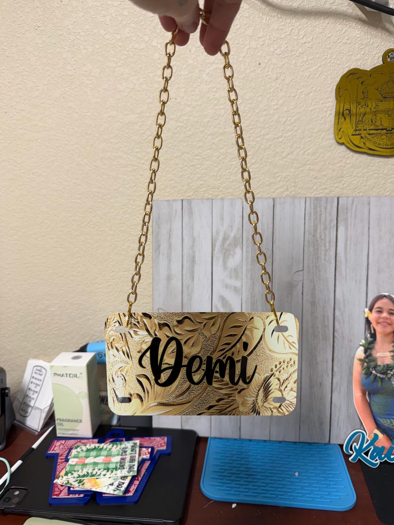 Hawaii Gold Lei Plates Small 7x4 Single Name in Black: Graduation Gift ...