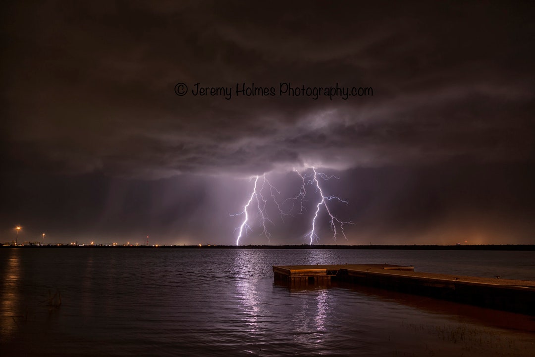 Lightning Bolt Over a Lake in Texas From a Supercell Thunderstorm - Etsy