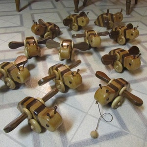 Bumble Bee Pull Toy, Natural Oak and Walnut - Etsy
