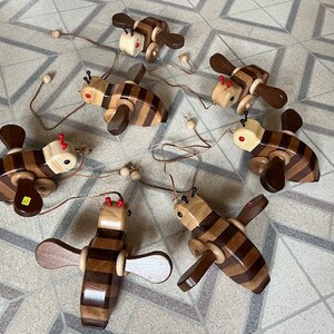 Bumble Bee Pull Toy, Natural Oak and Walnut - Etsy