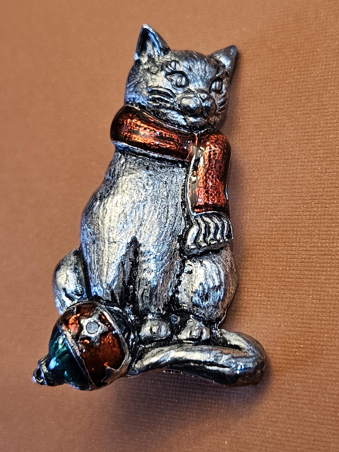Vintage Signed Lia Christmas Cat Brooch in Excellent Vintage Condition ...