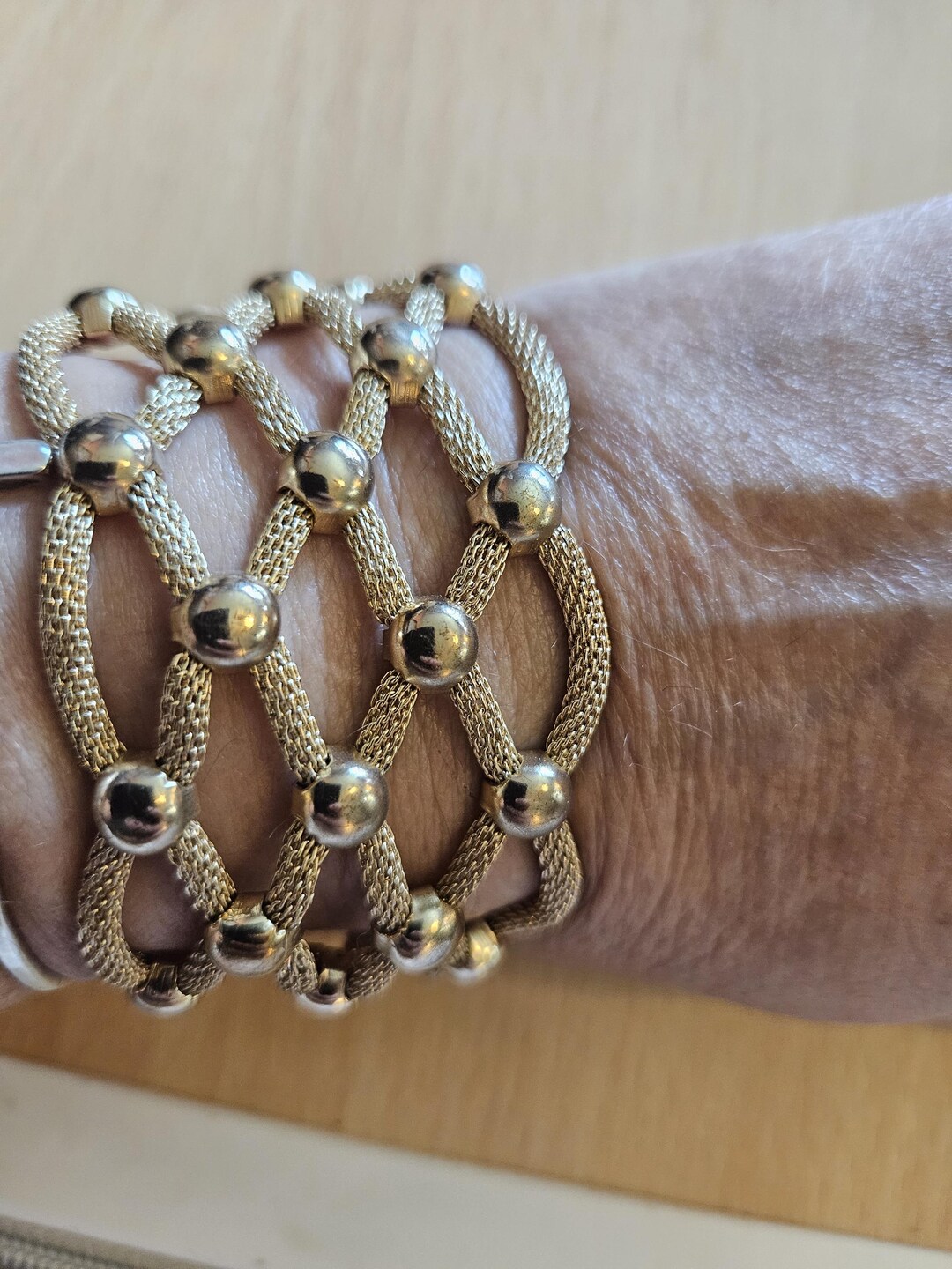 Statement Goldtoned Vintage Mesh Double Sided 7 Inch Bracelet With a ...