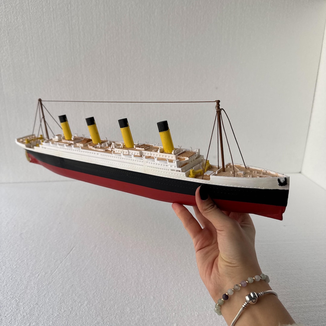 Titanic Model Ship Replica | Hand Painted 3D Printed Ship | Nautical ...