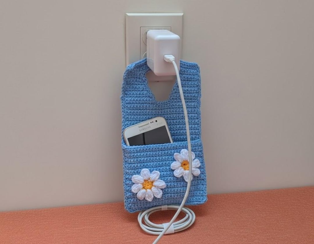 Crochet Mobile Charger Holder Pattern | Sturdy Wall Plug Pouch ...