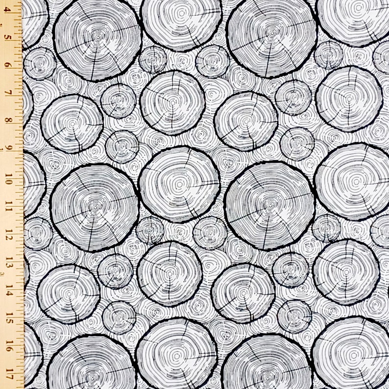 1 Fat Quarter WOODGRAIN TREE RINGS Abstract Graphic Logs Forest Black ...