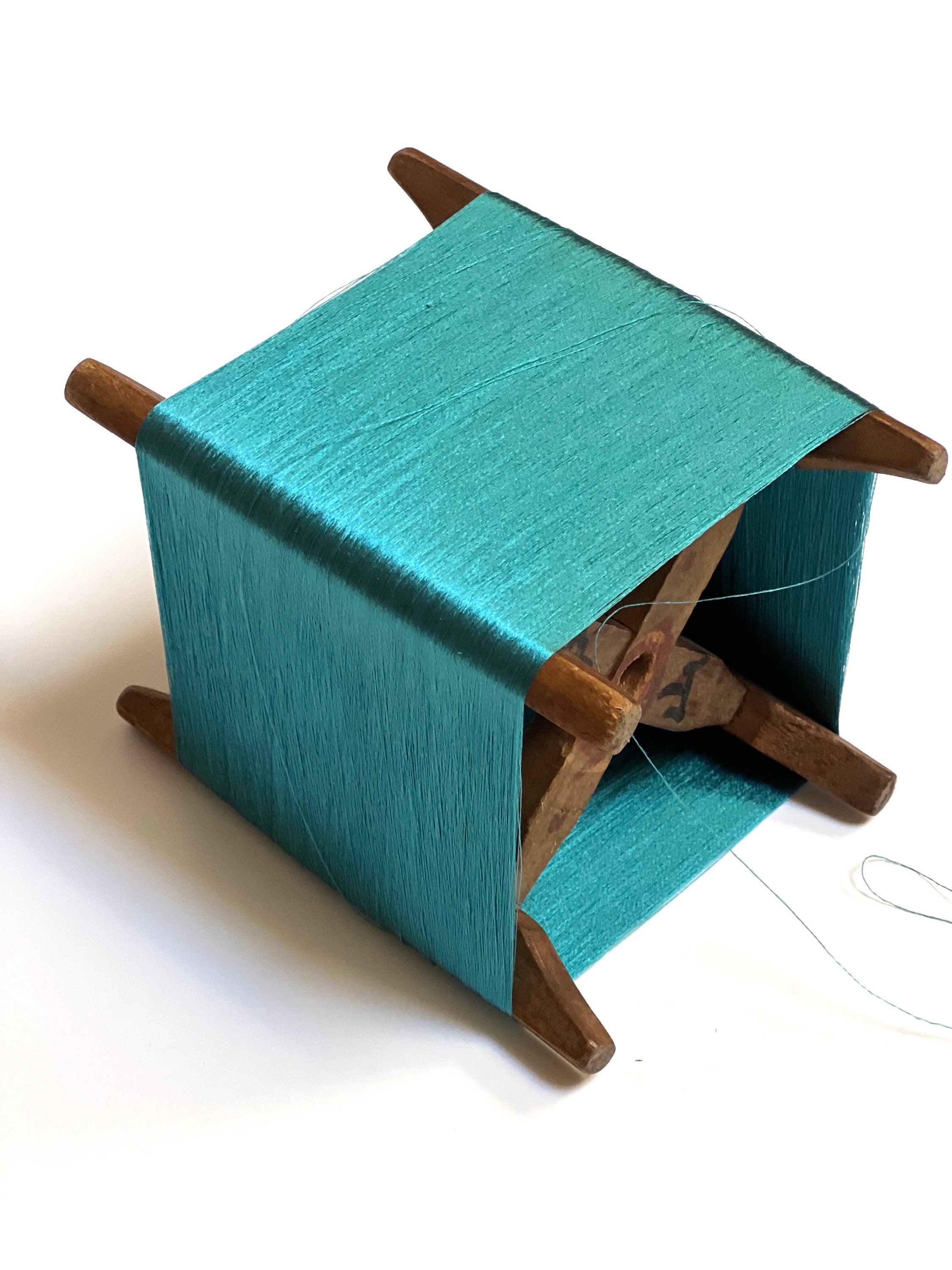 Vintage Japanese ITOMAKI Wooden Weaving Spool Silk Bobbin. Peacock Blue ...