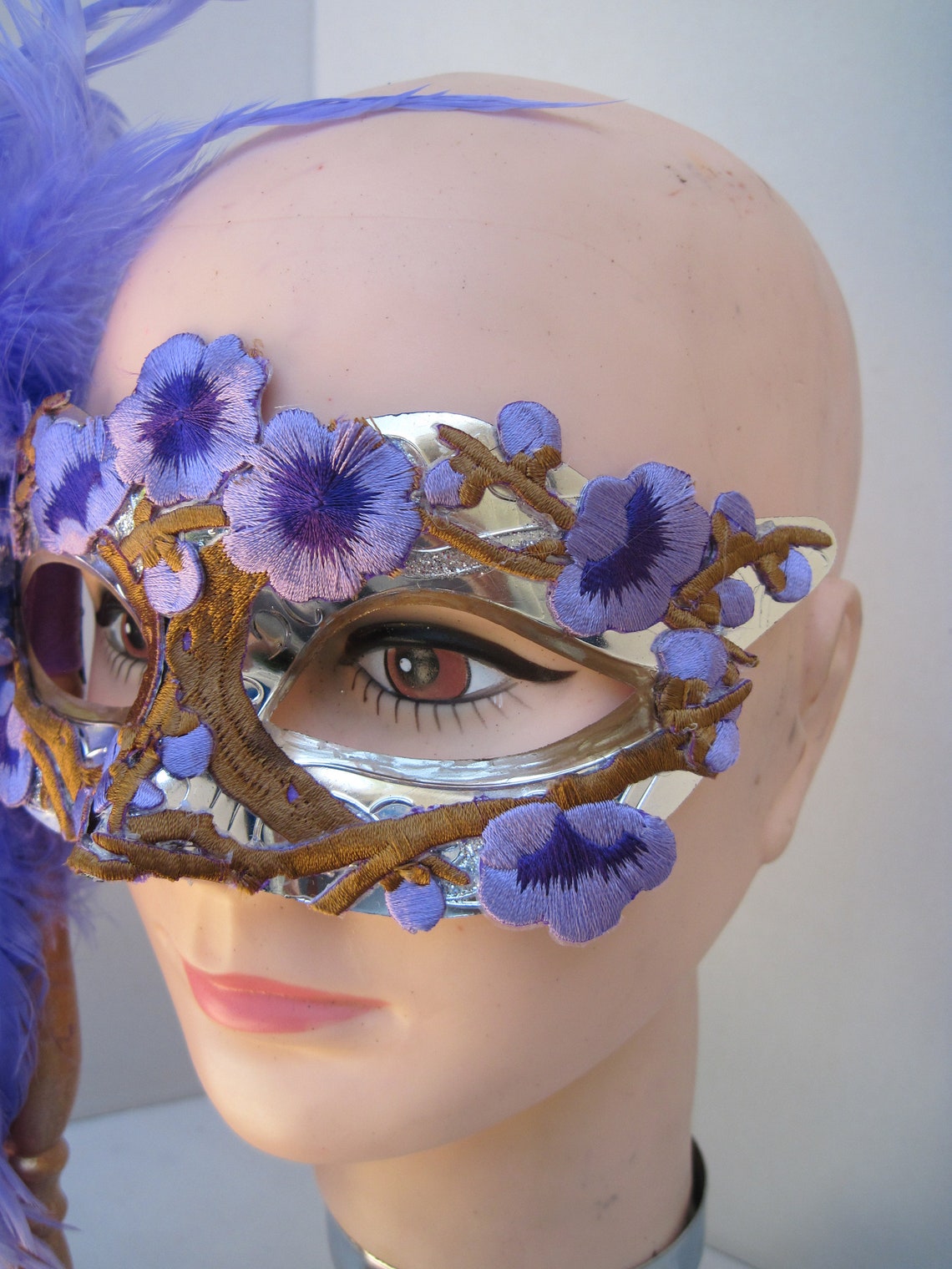 Soft Lilac Feathered Masquerade Mask With Crystal Pendant - Etsy