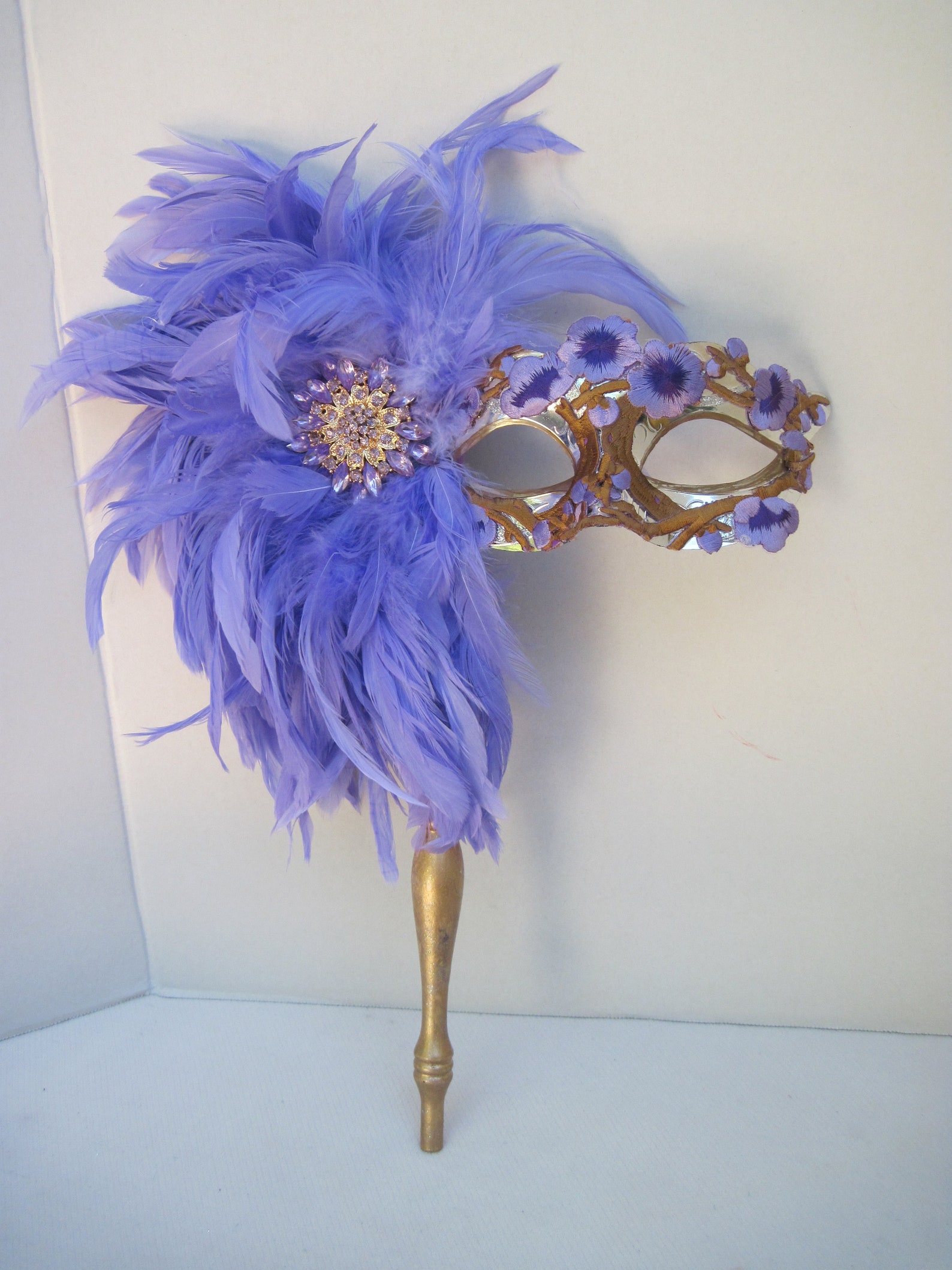 Soft Lilac Feathered Masquerade Mask With Crystal Pendant - Etsy