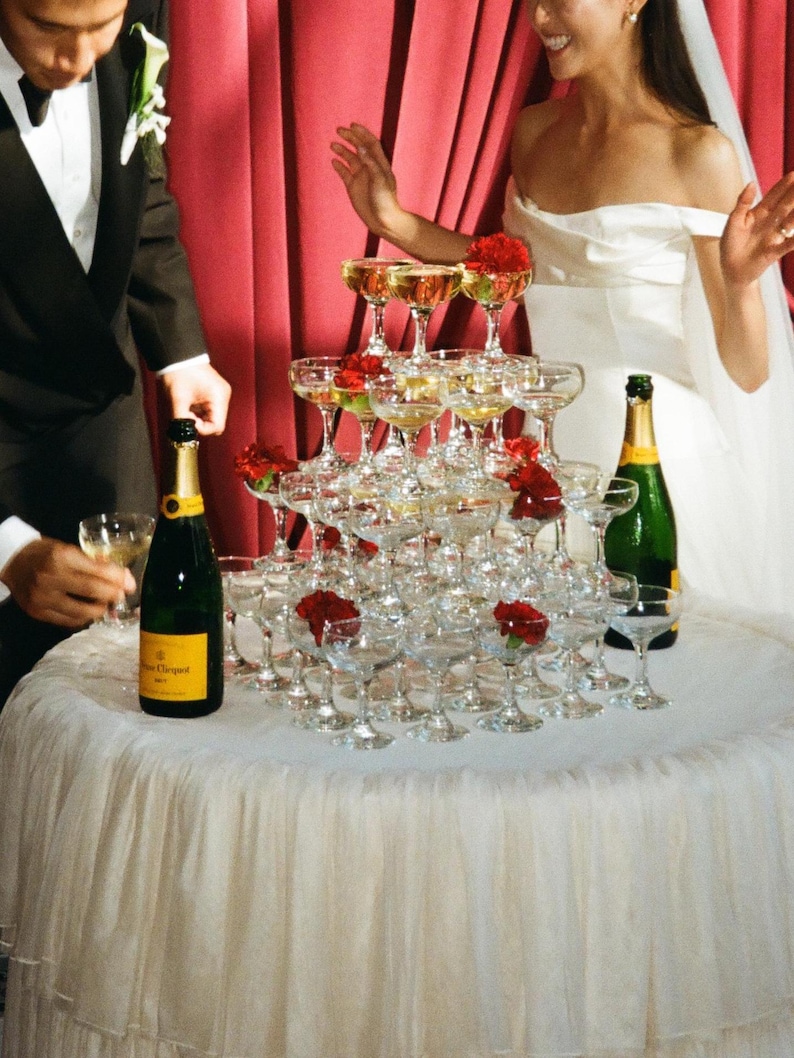 Tiered Ruffle Round Tablecloth for Wedding Cake Table, Champagne Tower ...