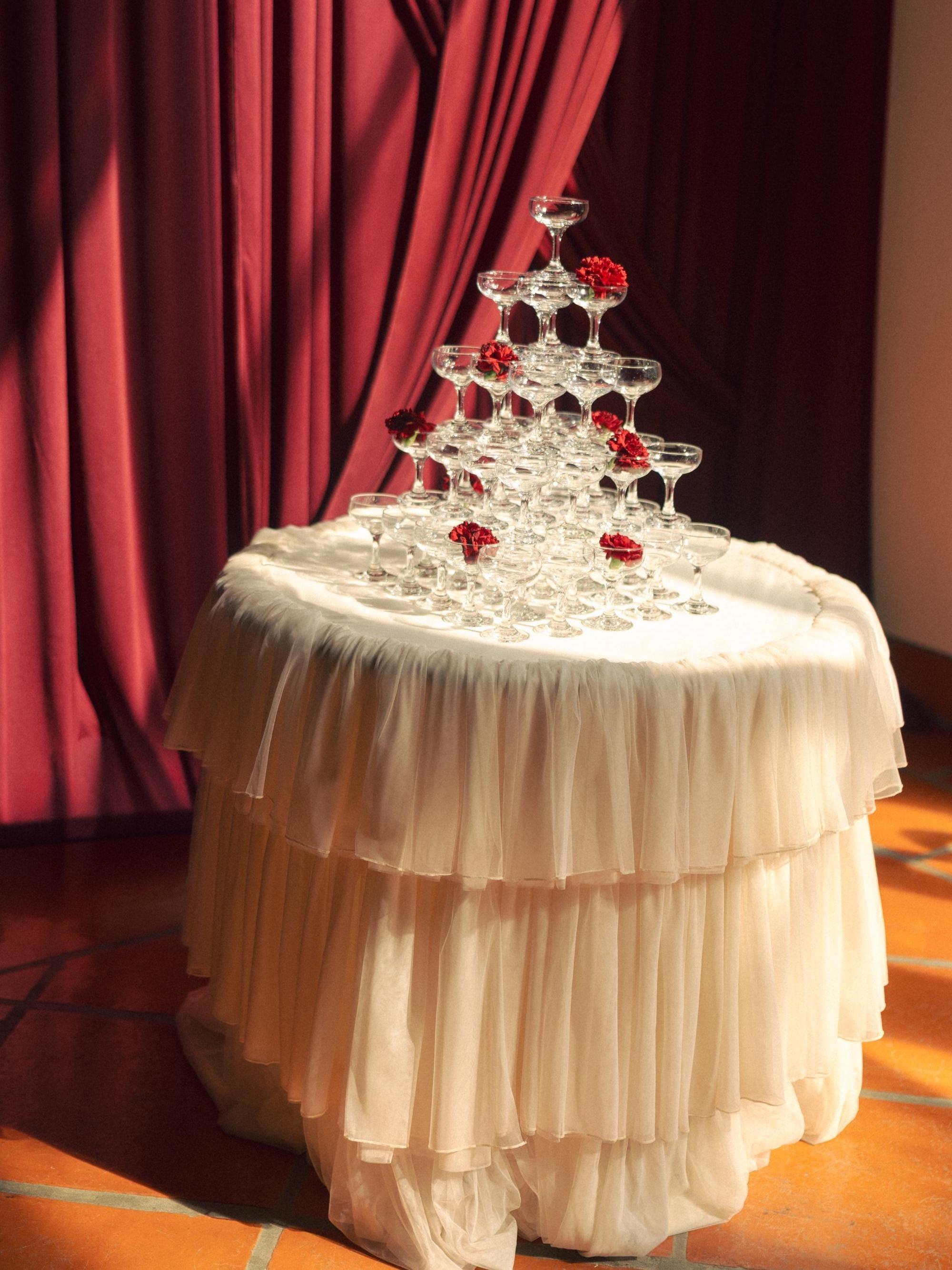 Tiered Ruffle Round Tablecloth for Wedding Cake Table, Champagne Tower ...