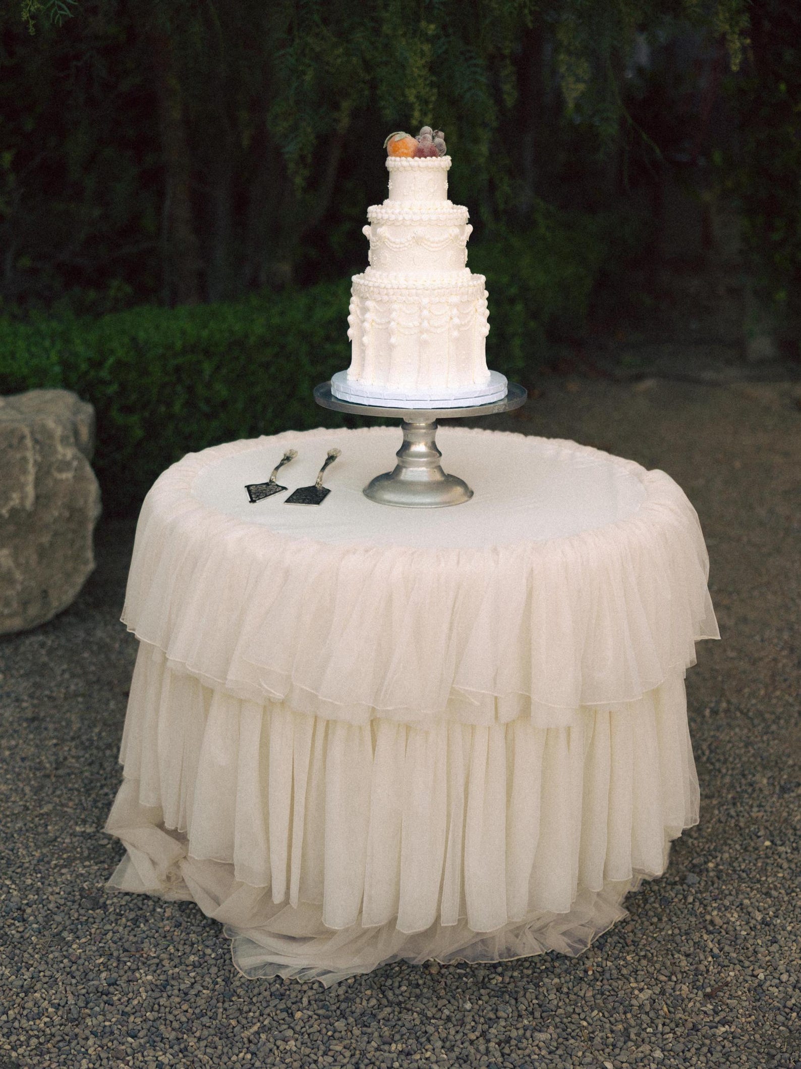 Tiered Ruffle Round Tablecloth for Wedding Cake Table, Champagne Tower ...