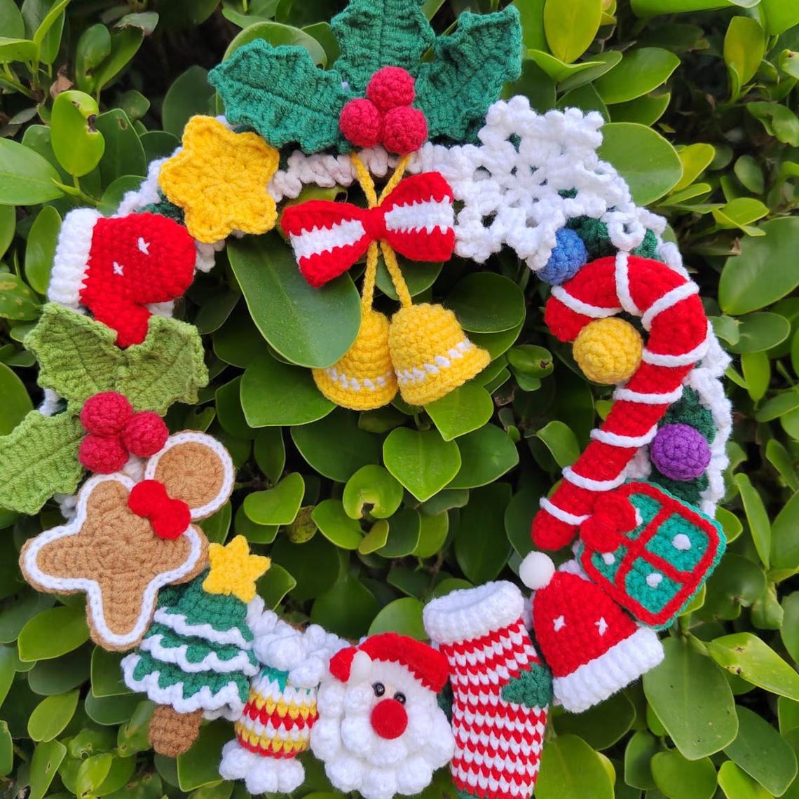 Christmas Wreath Crochet Pattern – Santa, Tree, Gingerbread, Bell ...