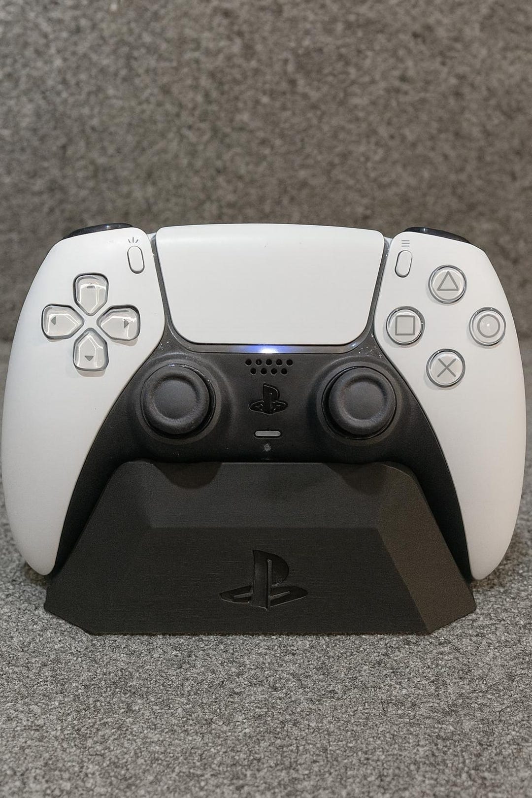 PS5 Dualsense Controller Stand – 3D Printed Dock With Playstation Logo ...