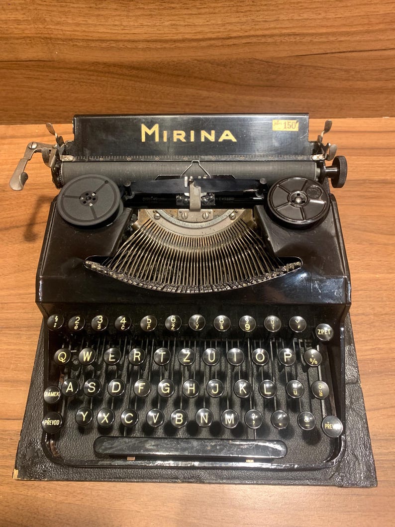Vintage Portable Typewriter 1940s Black Gloss With Case – Elegant Retro ...