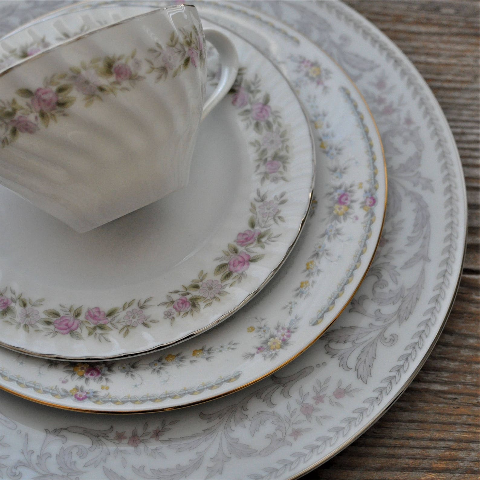 Vintage China Plates - Mismatched - Eclectic Plate Setting - Romantic ...