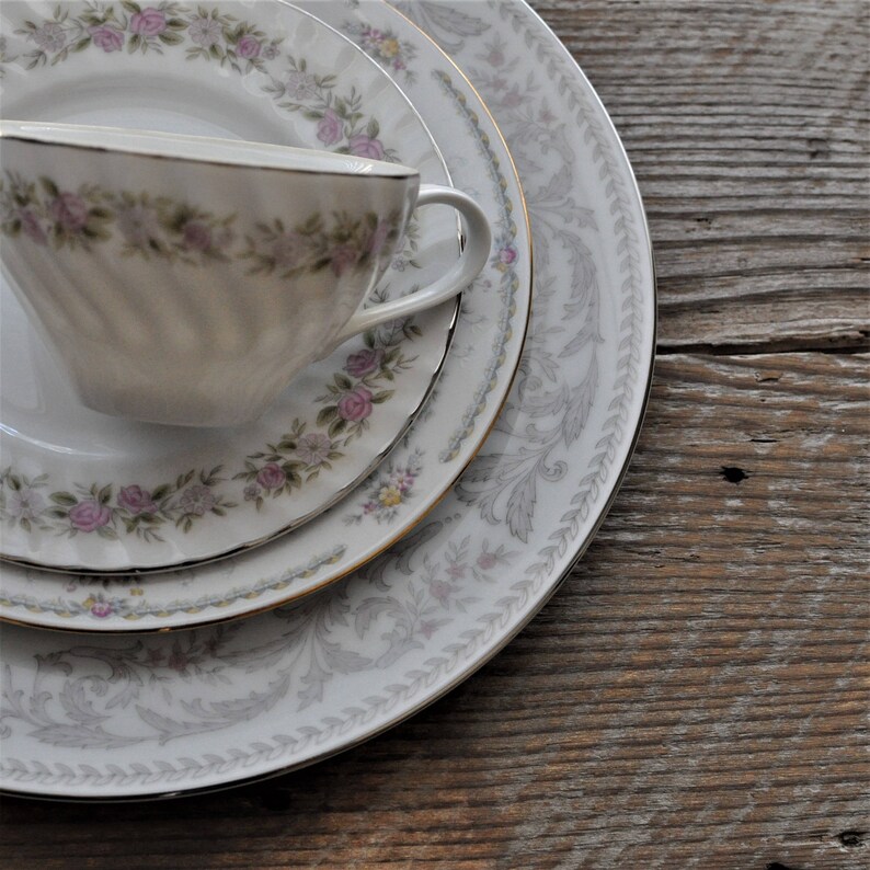 Vintage China Plates - Mismatched - Eclectic Plate Setting - Romantic ...