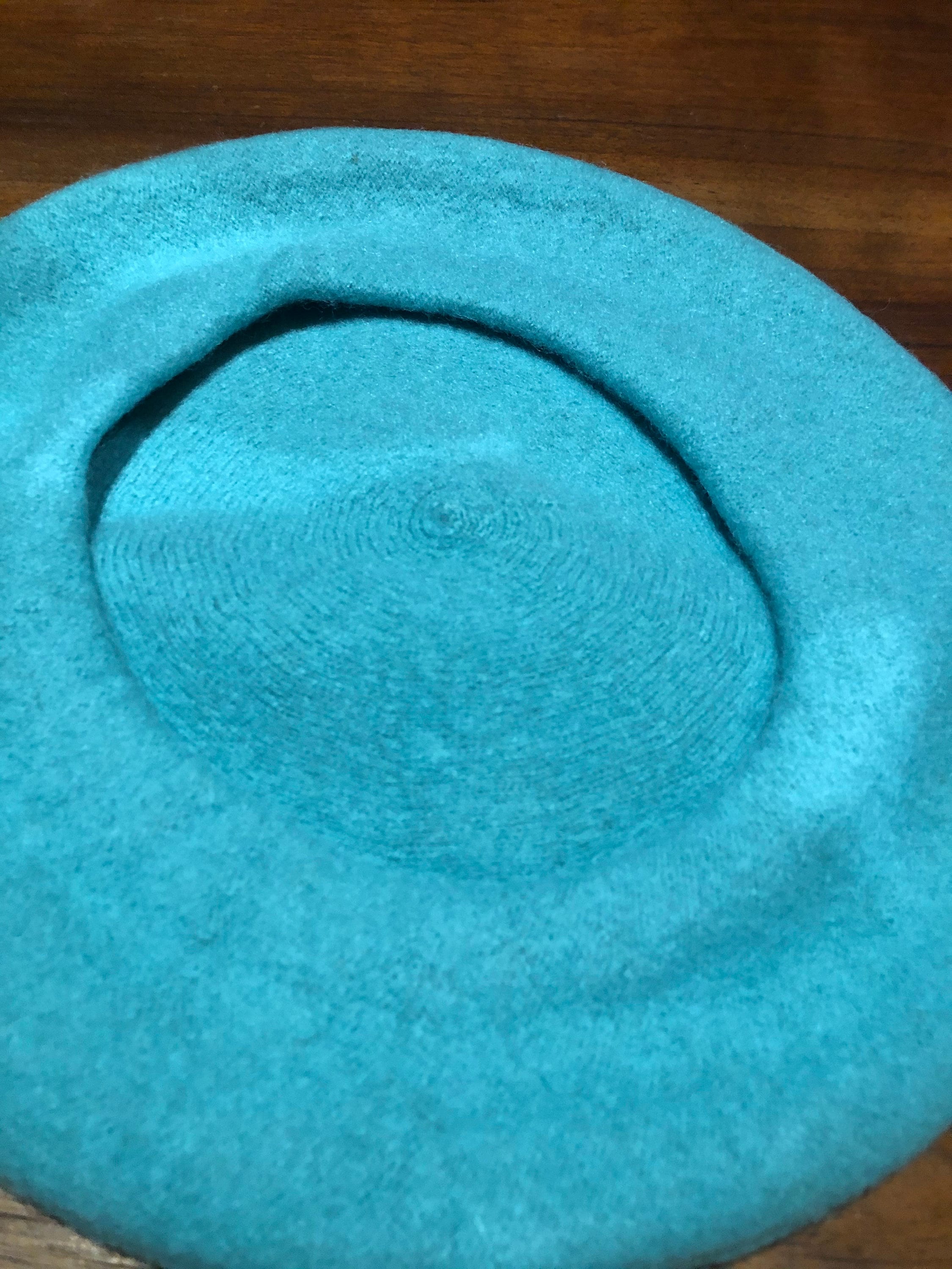 Vintage Turquoise Blue wool felt 11 in beret hat | Etsy