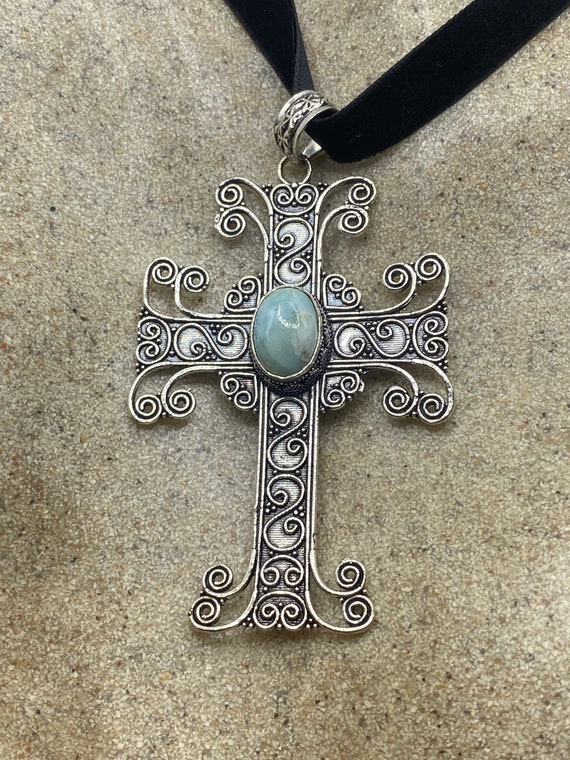 vintage gothic cross - Gem