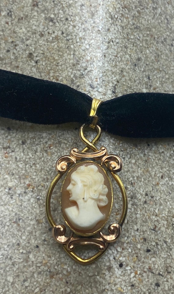 vintage gold shell choker - Gem