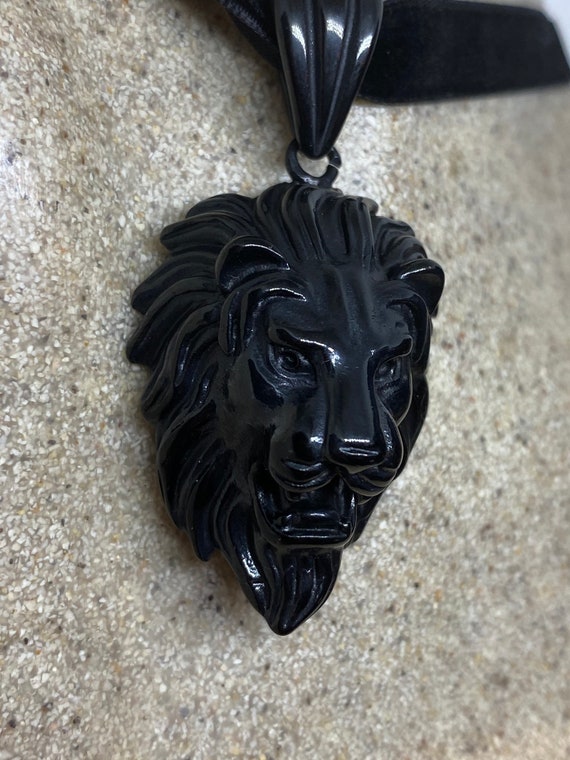 Black lion pendant store