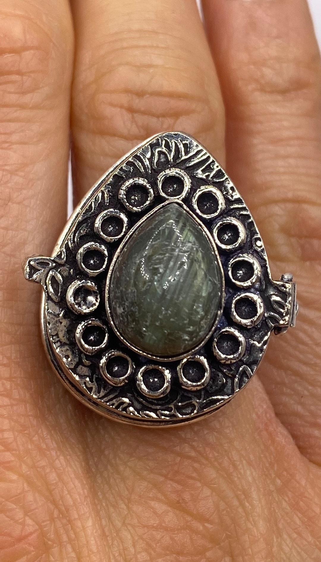 Vintage White Bronze Poison Pillbox Ring - Etsy