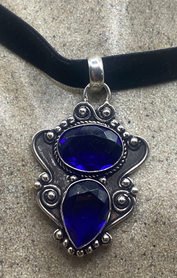 Vintage blue velvet choker - Gem
