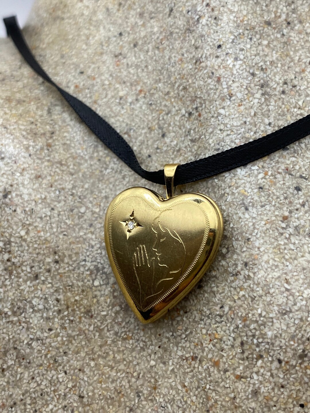 Vintage Gold Locket | Tiny Heart 9k Gold Filled Pendant Photo Memory ...
