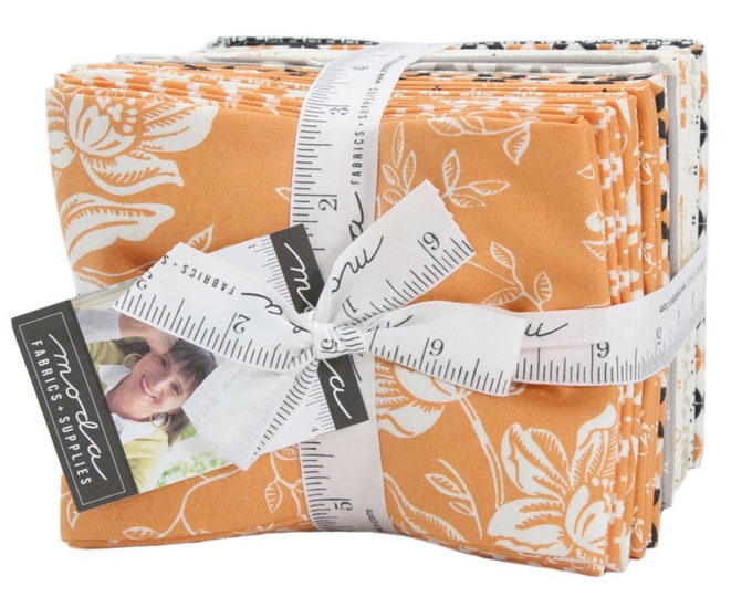 ALL HALLOW'S EVE Fat Quarter Bundle by Fig Tree and Co, 26-18"x21"/22 ...