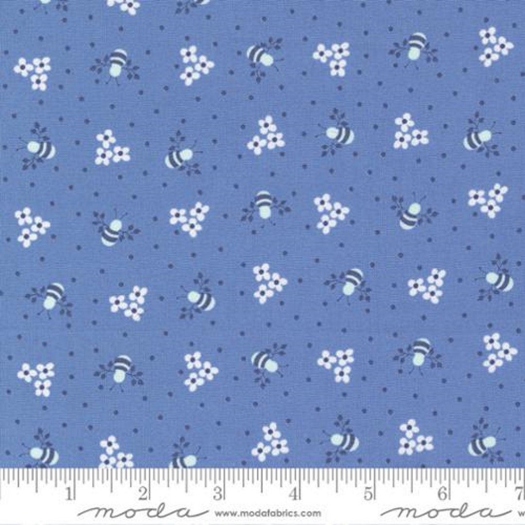 SUNWASHED Sky Busy Bee by Corey Yoder of Moda 29163 20, Sold by 1/2 ...