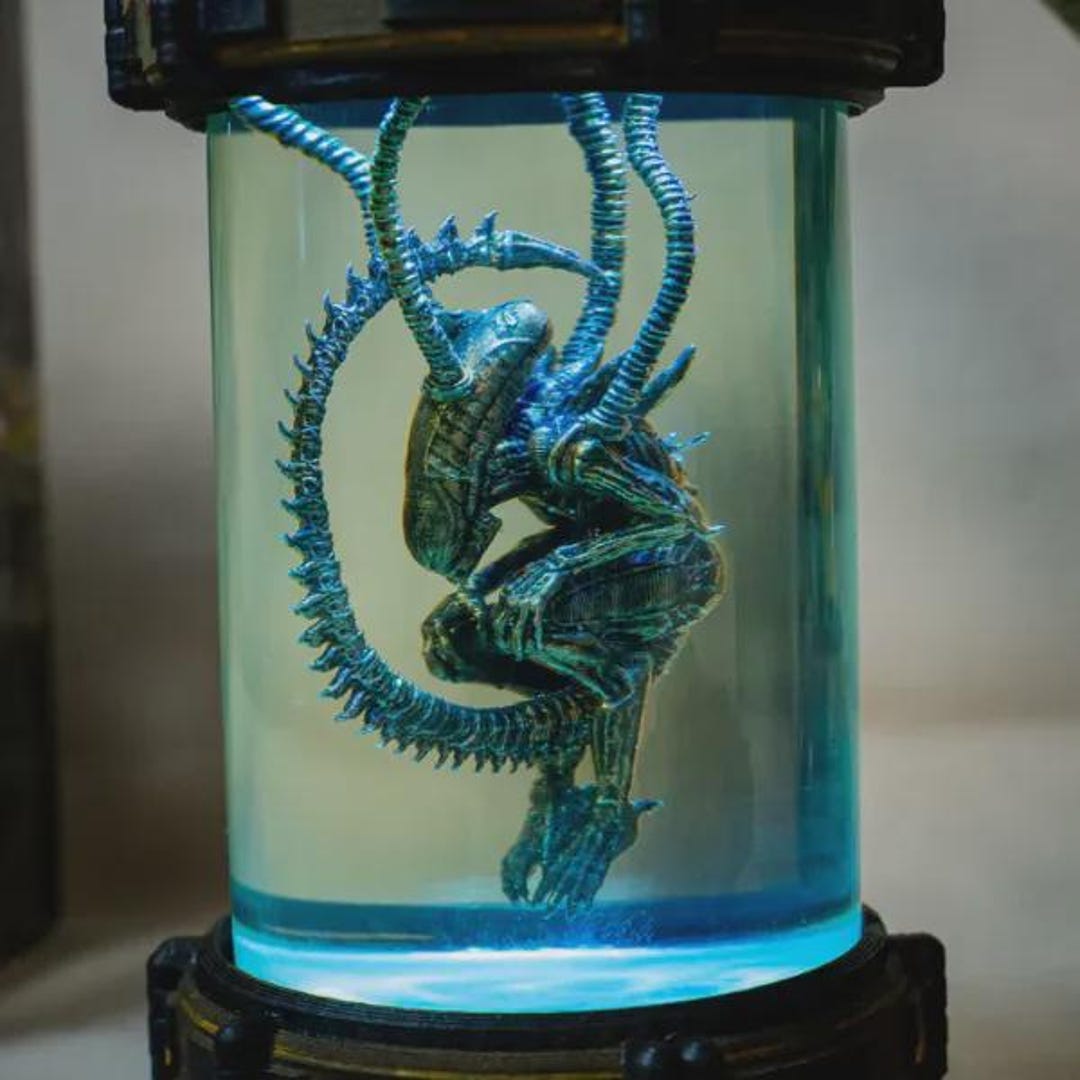 Alien Specimen Jar Lamp – Sci Fi LED Light, Horror Prop Decor ...