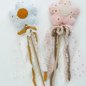 Daisy Wand//magicwand•stars•woodenwand•animalwand•flower Wand•magical ...