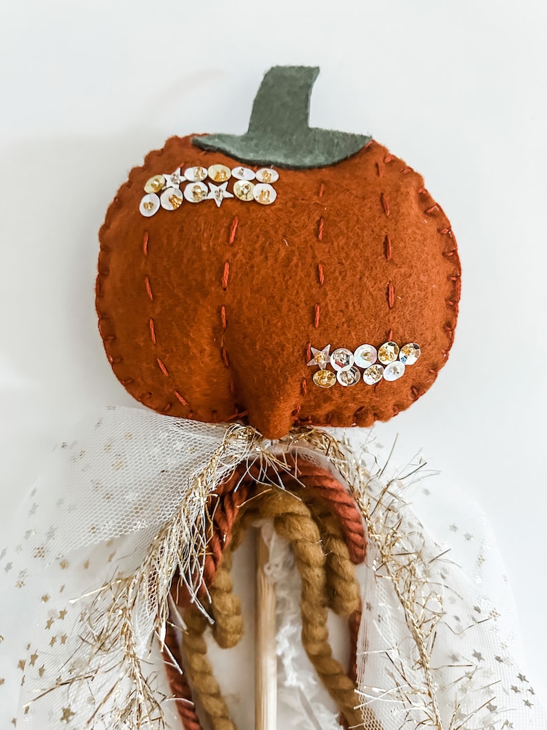 Pumpkin Wand//magicwandhalloween Wandwoodenwandanimalwandflower ...