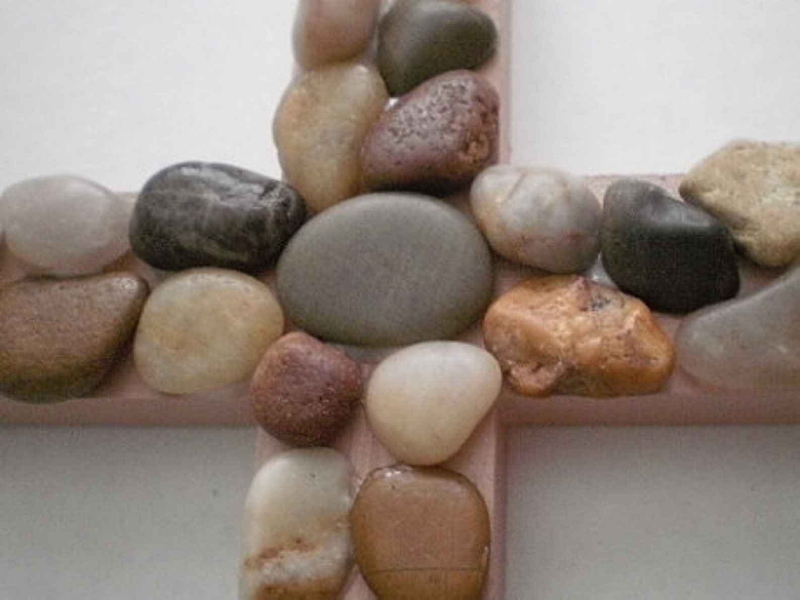 RIVER ROCK Wall Cross - Hand Painted Beige Wood Cross W/ River Pebble ...