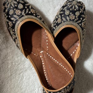 Handmade Embroidered Punjabi Jutti | Indian Leather Flat Shoes - Etsy