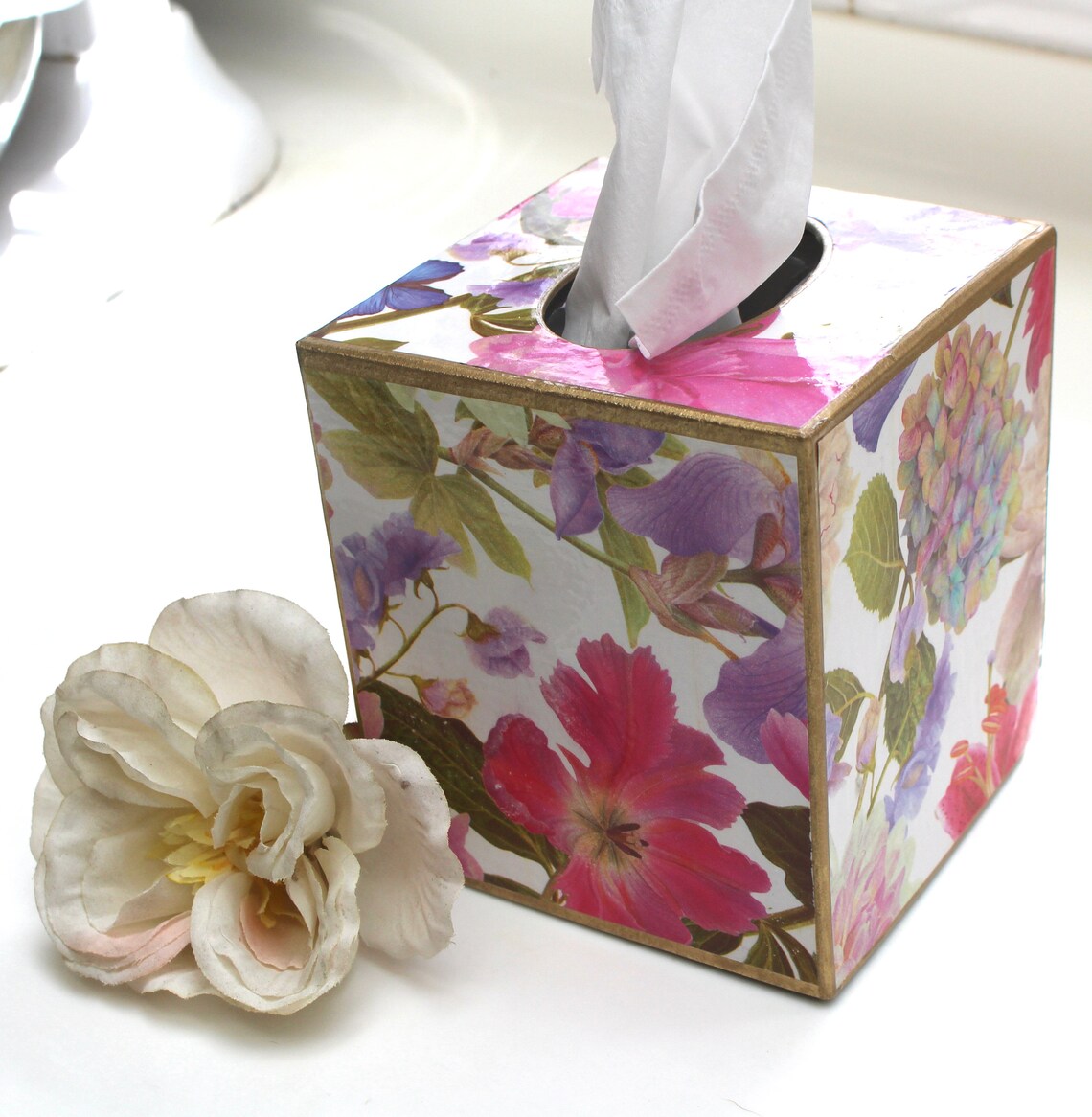 Rampant Summer Tissue Box Cover - Etsy