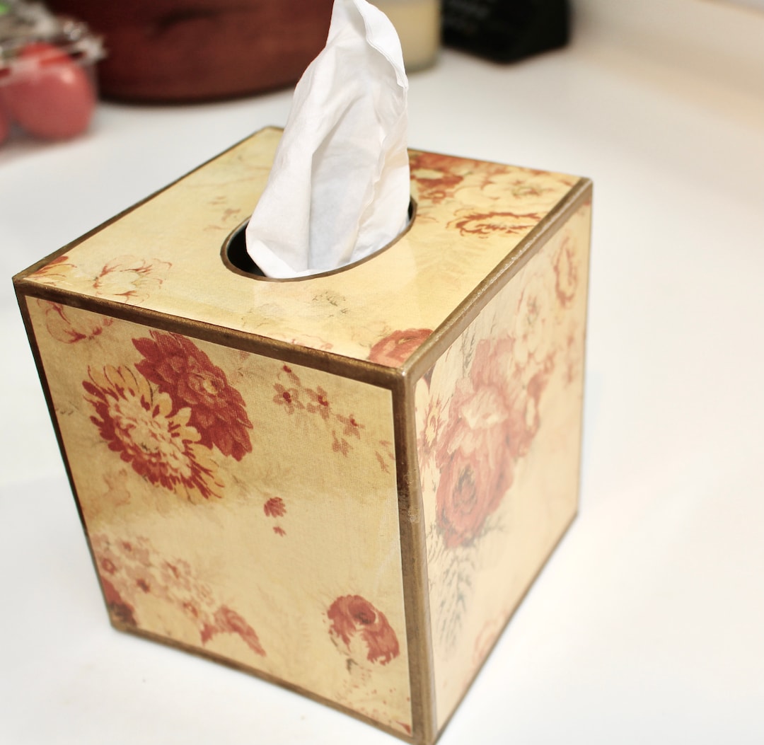 Soft Golden Roses Tissue Box Cover - Etsy